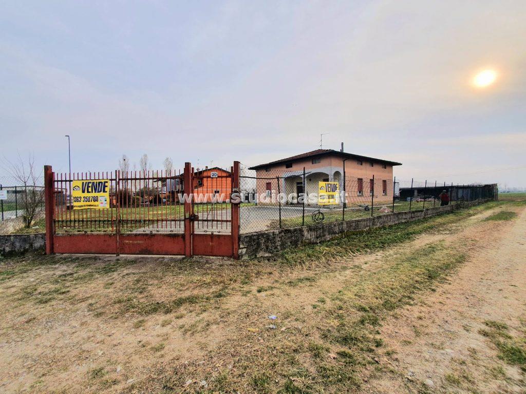 Villa Unifamiliare in vendita a Fornovo San Giovanni proposto da Studio ...
