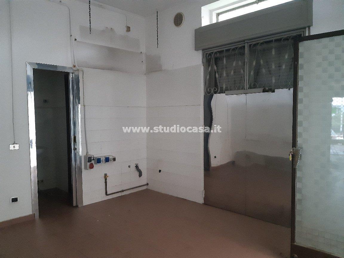 Negozio in vendita a Melzo proposto da Studio Casa Caravaggio | STUDIOCASA