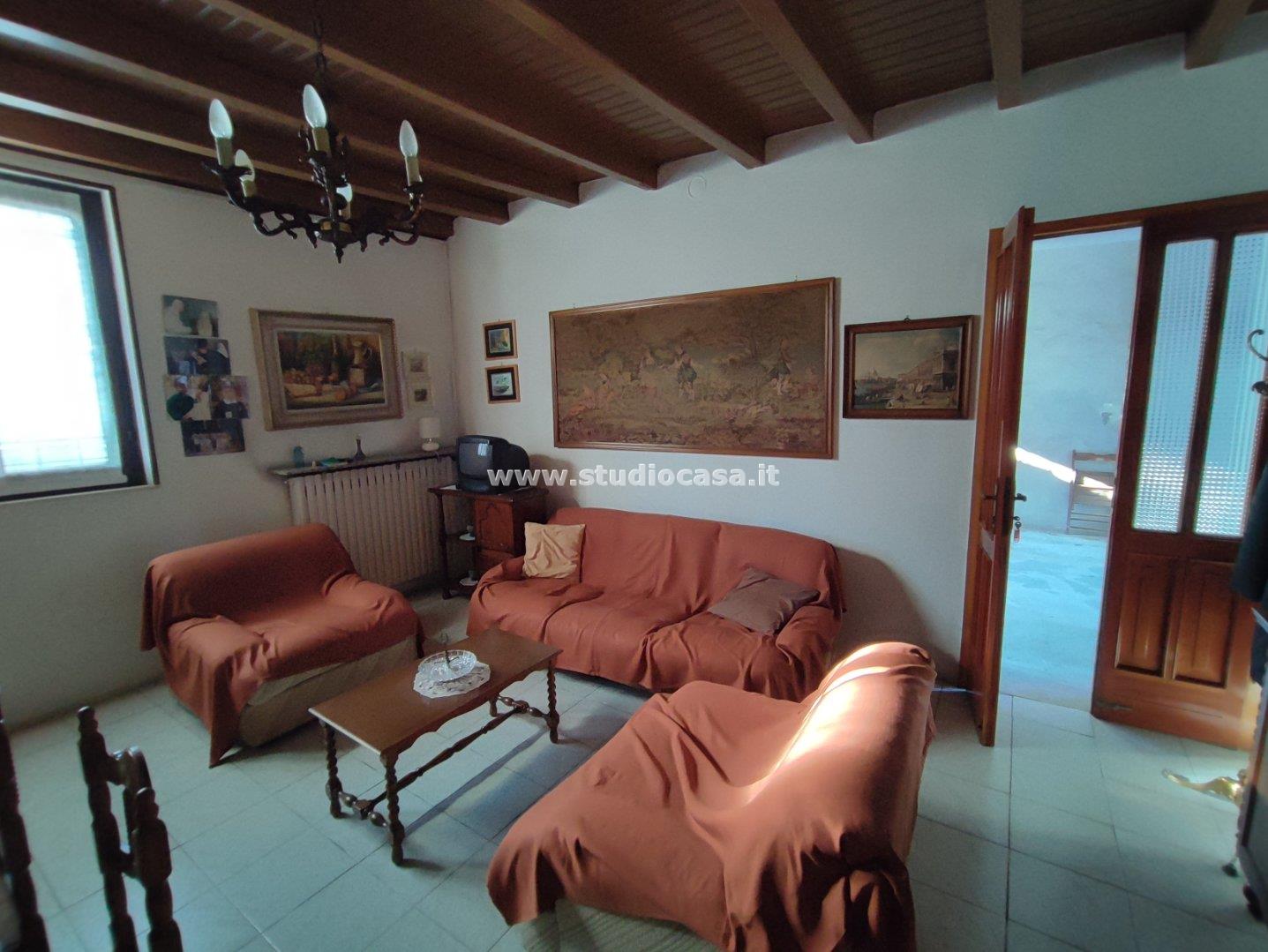 Casa Plurifamiliare in vendita a Castelleone proposto da Studio Casa ...