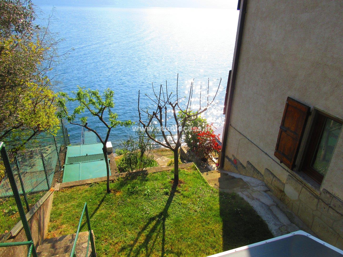 Villa Unifamiliare in vendita a Riva di Solto proposto da Studio Casa ...